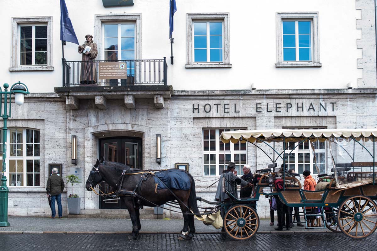 Hotel Elephant in Weimar - Geschichte, Kunst & Genuss - Still Sparkling ...